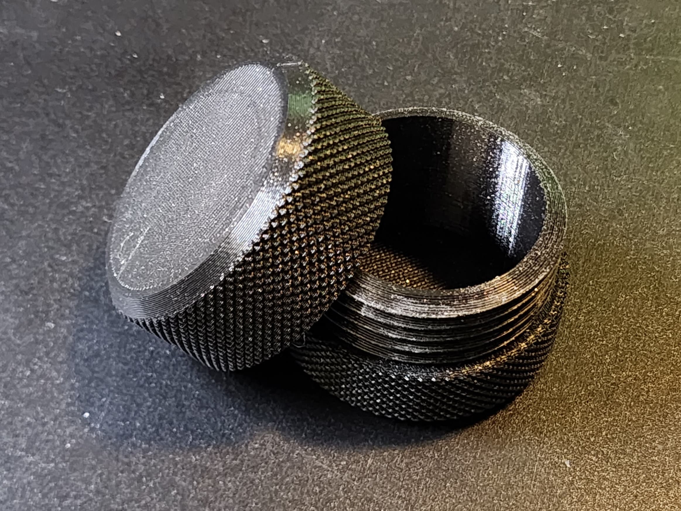 3D Printed Knurled Pill Container Portable and Stylish With Screw Top ...