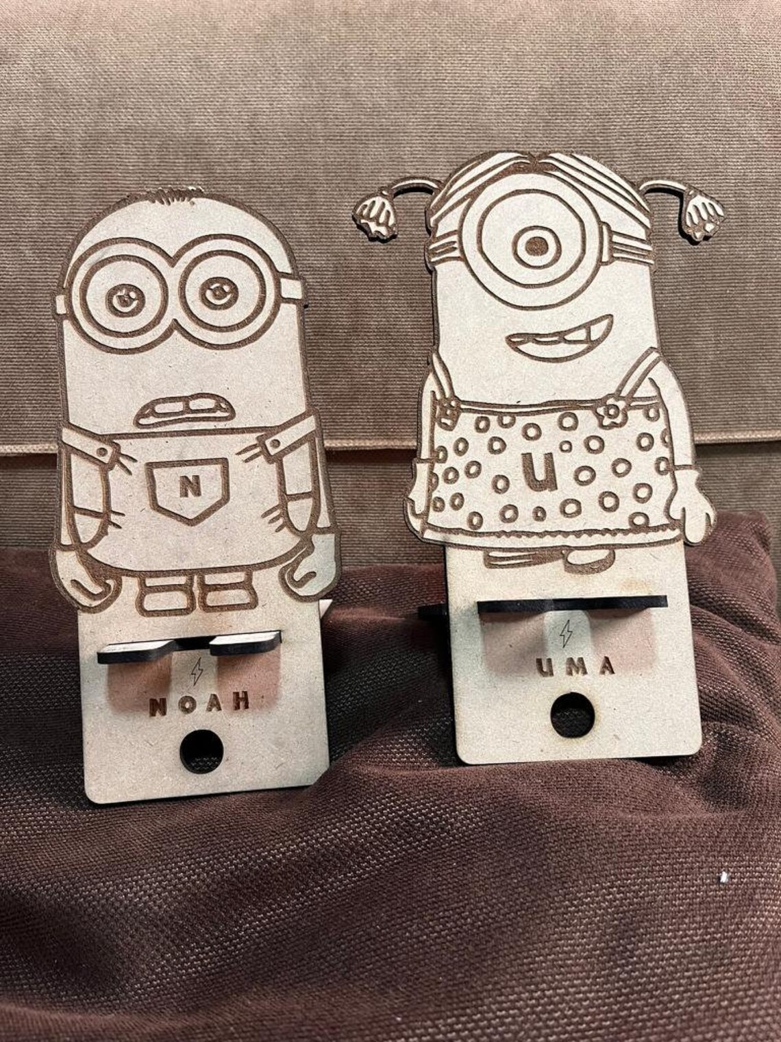 Minions Phone Holder SVG: Laser Cut Desk Decor (digital Download) - Etsy