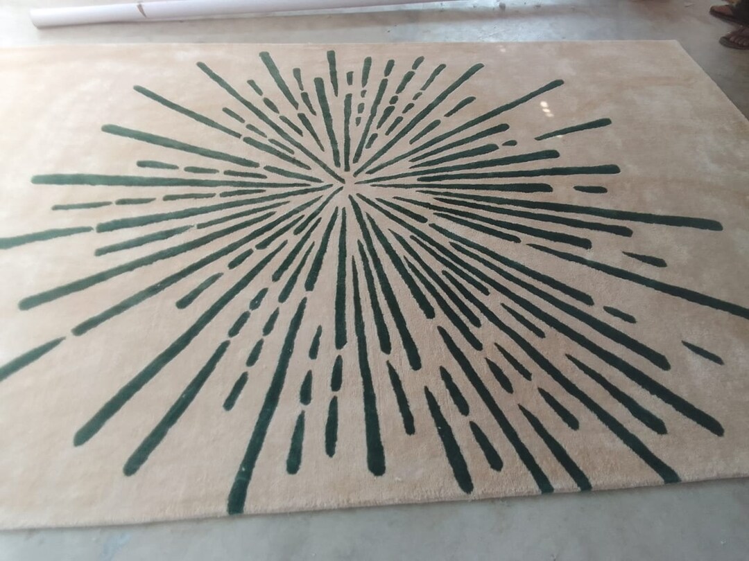 Sun Rays Pattern Black Color Handmade Rug for Gift of Comfort Tufted ...