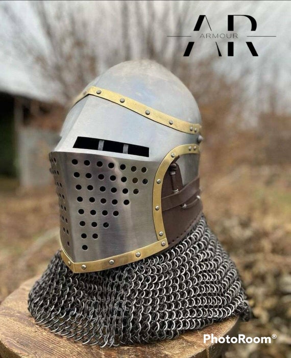 Elite Knight Helmet