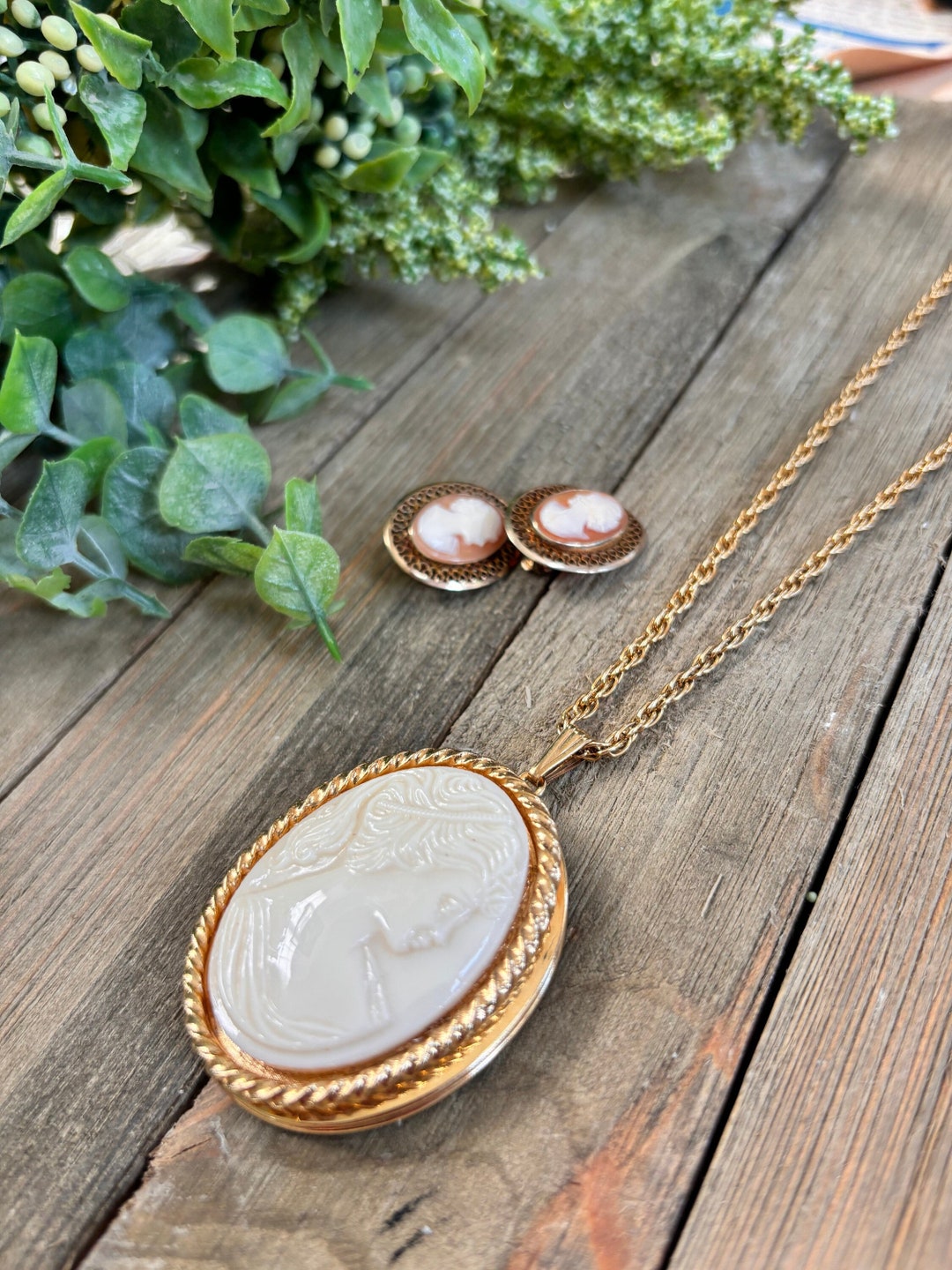 Vintage Cameo Locket Necklace and Earring Set - Etsy