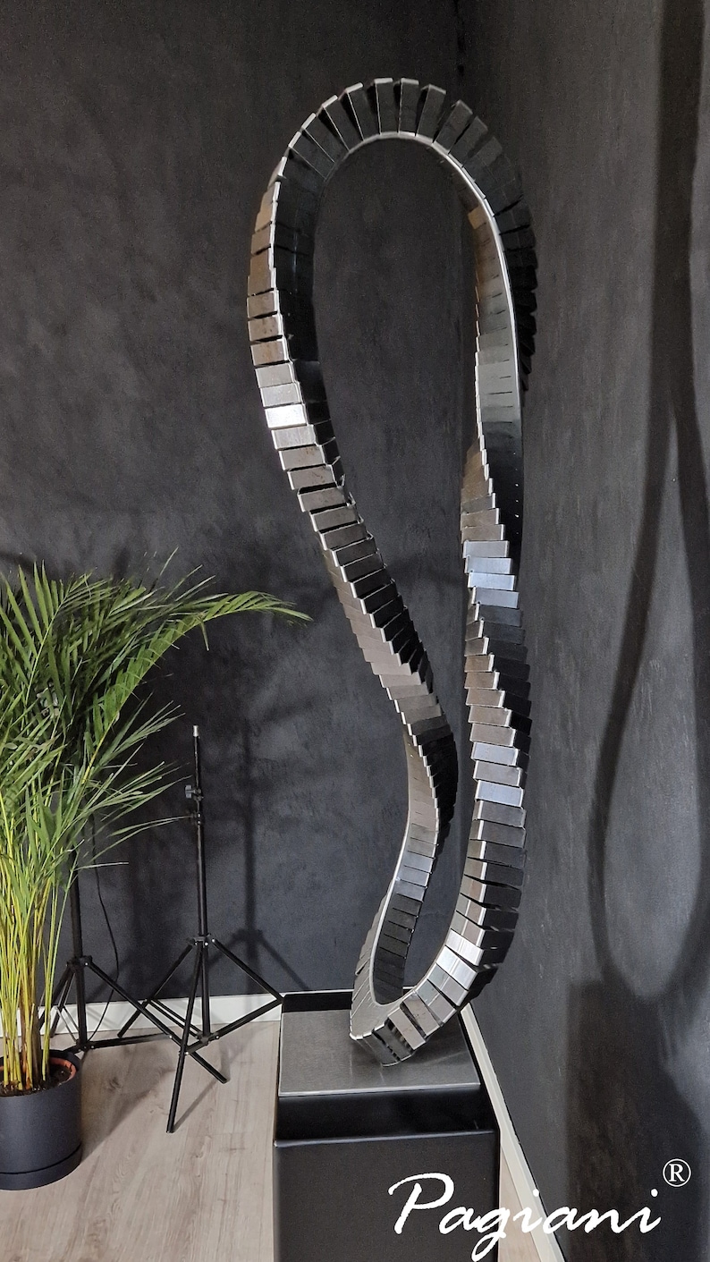 Abstract Mobius Strip Decoration Art, Brutalist Art, Home Sculpture ...