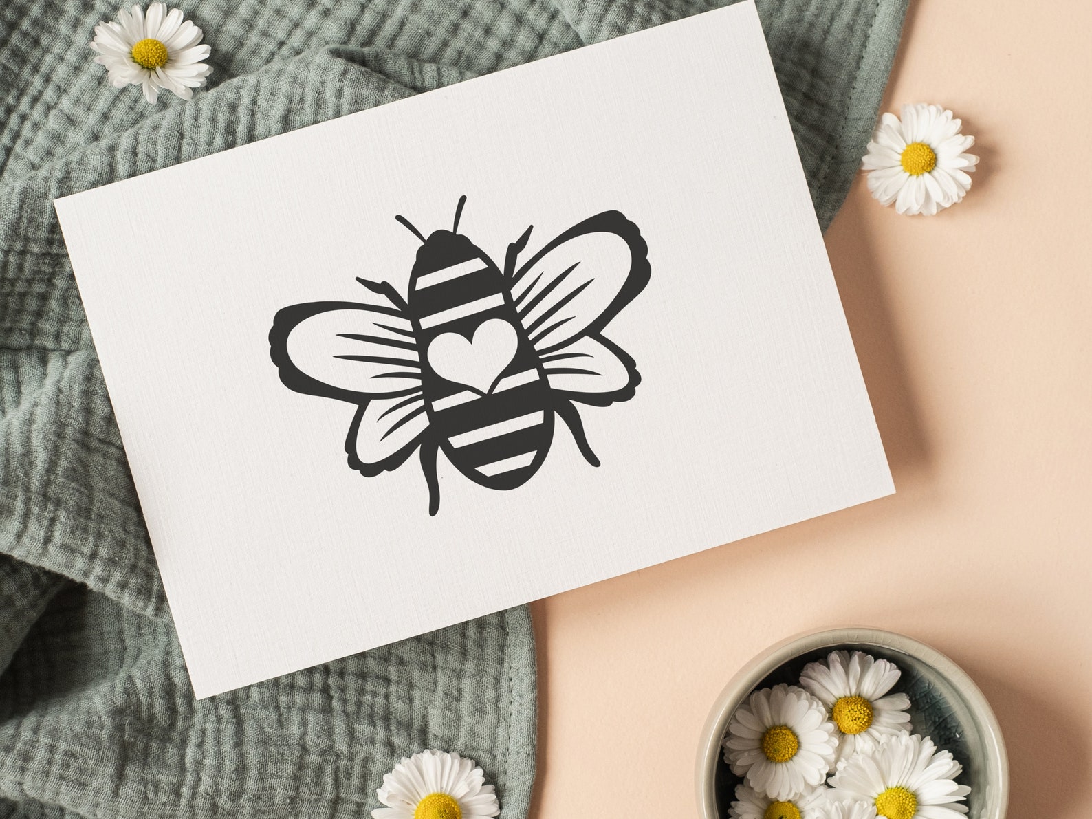 Bee Svg Cute Bee Heart Svg Honey Bee Clipart Dxf Png Jpg - Etsy