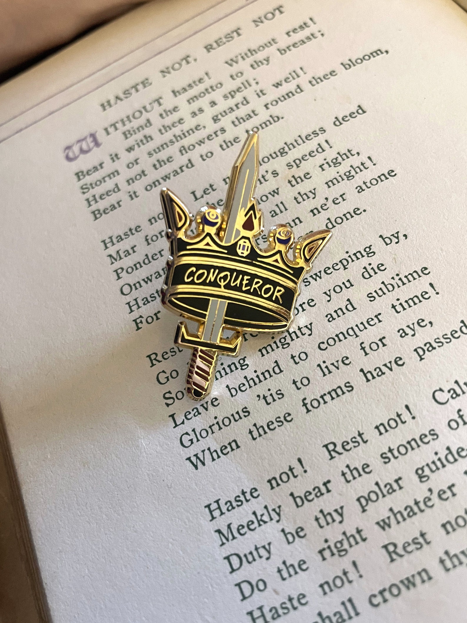 Conqueror Enamel Pin Crown Pin Royalty Pin King Pin - Etsy