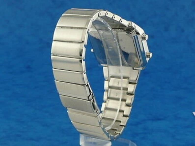 Time-shop-uk Retro LED Watch - Silver - Homage to 1970s Styling ...