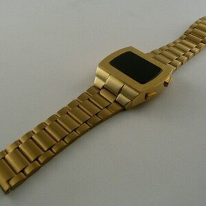 Time-shop-uk Retro LED Watch - Gold - Homage to the 1970s Vintage ...