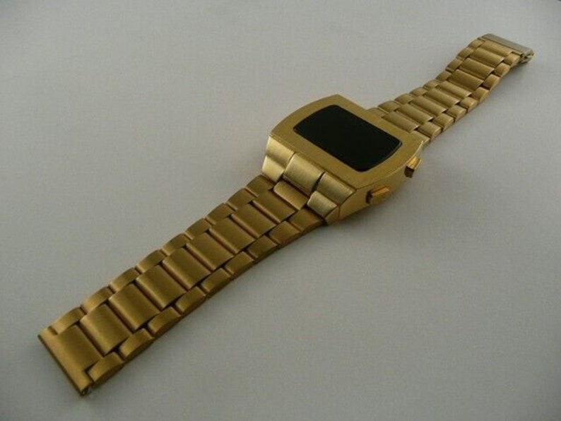 Time-shop-uk Retro LED Watch - Gold - Homage to the 1970s Vintage ...