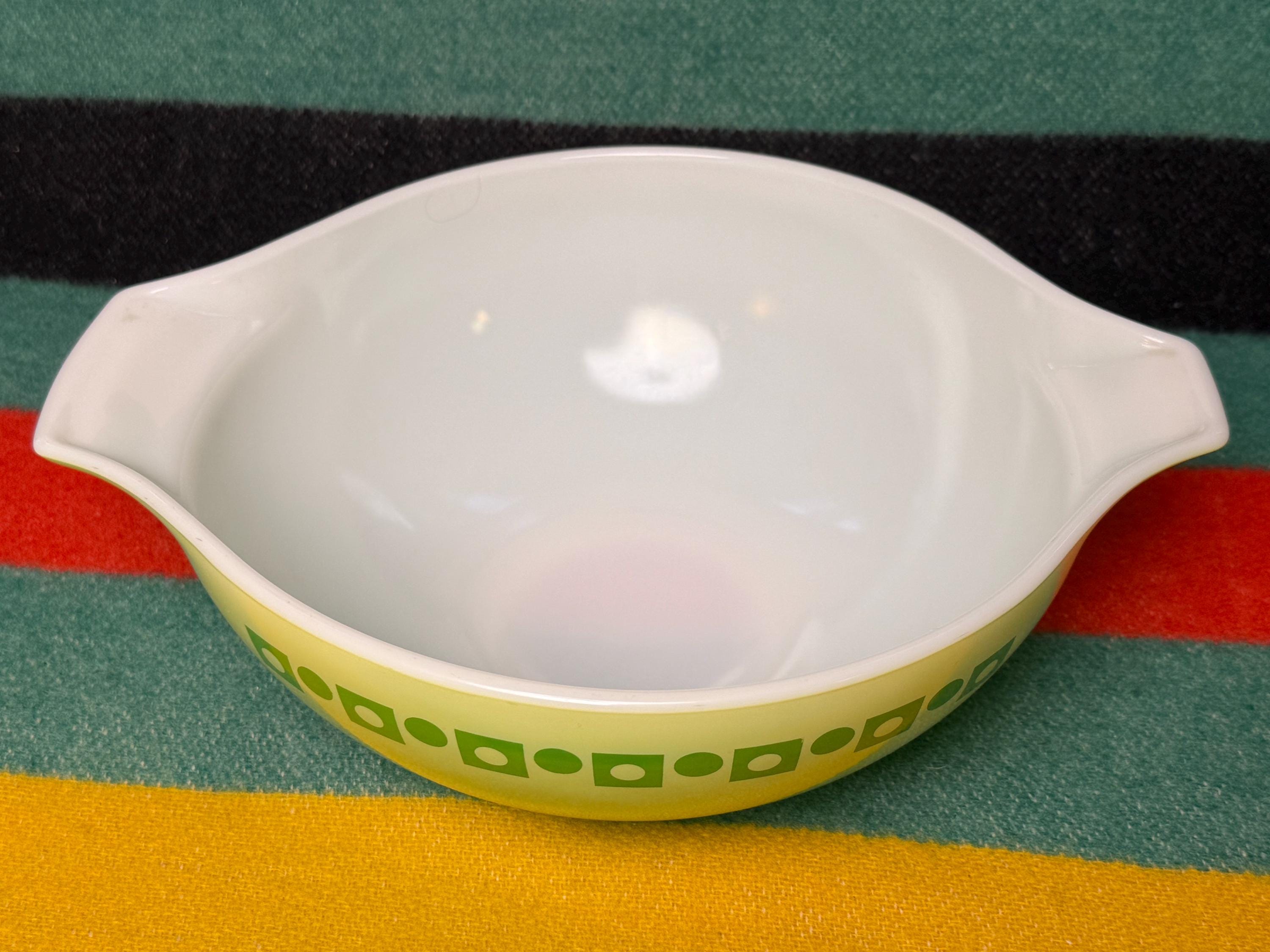 Vintage Pyrex Green Salad / Green Dot Squares 444 Cinderella Handle ...