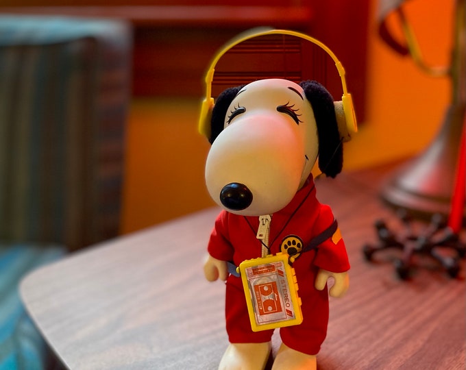 Vintage Belle snoopy Figure With Walkman Complete - Etsy