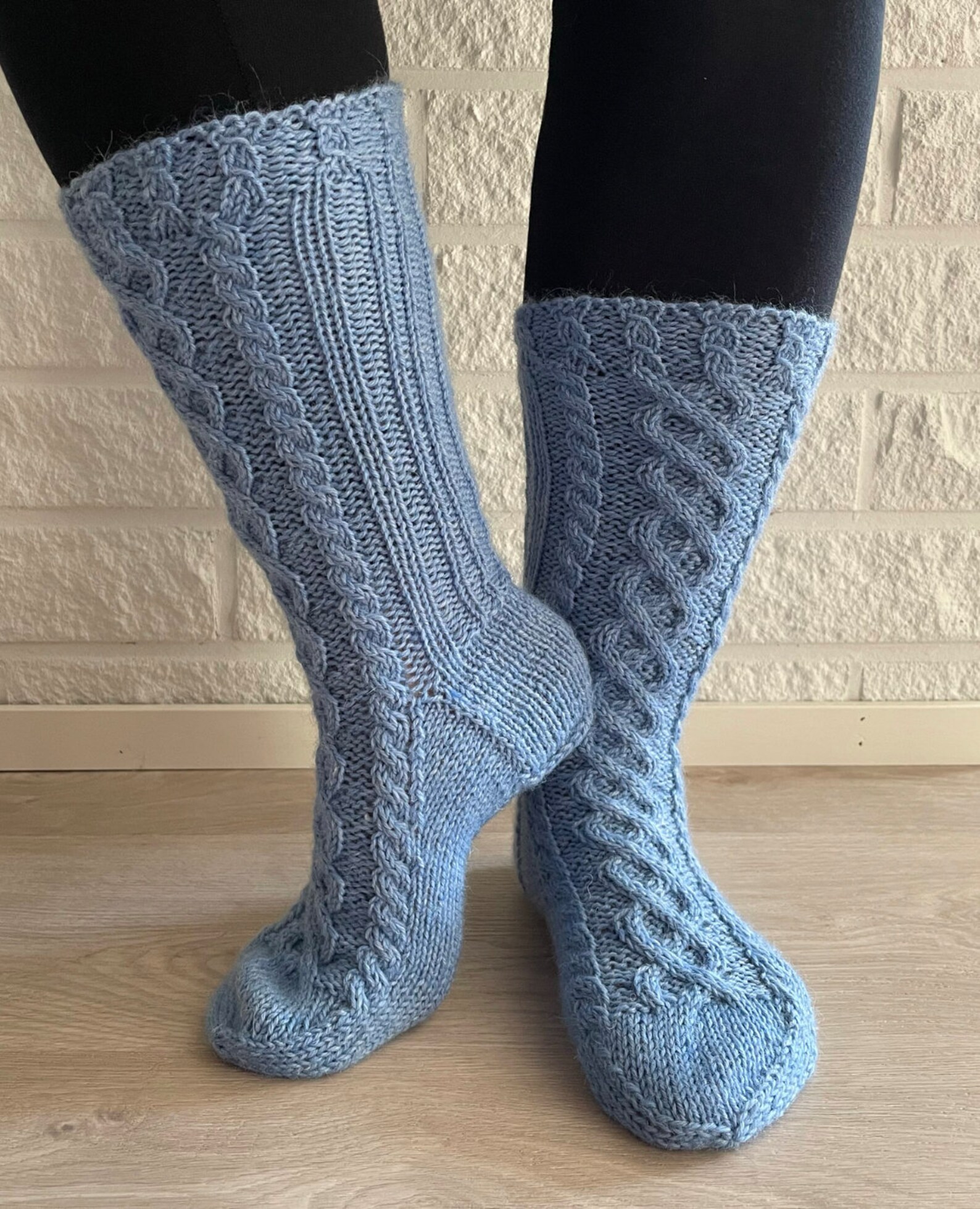 Fiona Cable Socks, Knitting Pattern - Etsy