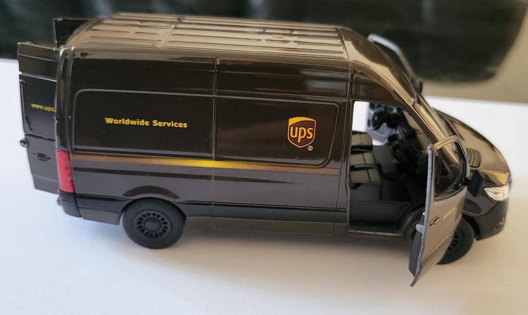 KINSMART UPS Pull Back & Go MB Sprinter Van - Diecast Model Toy for ...