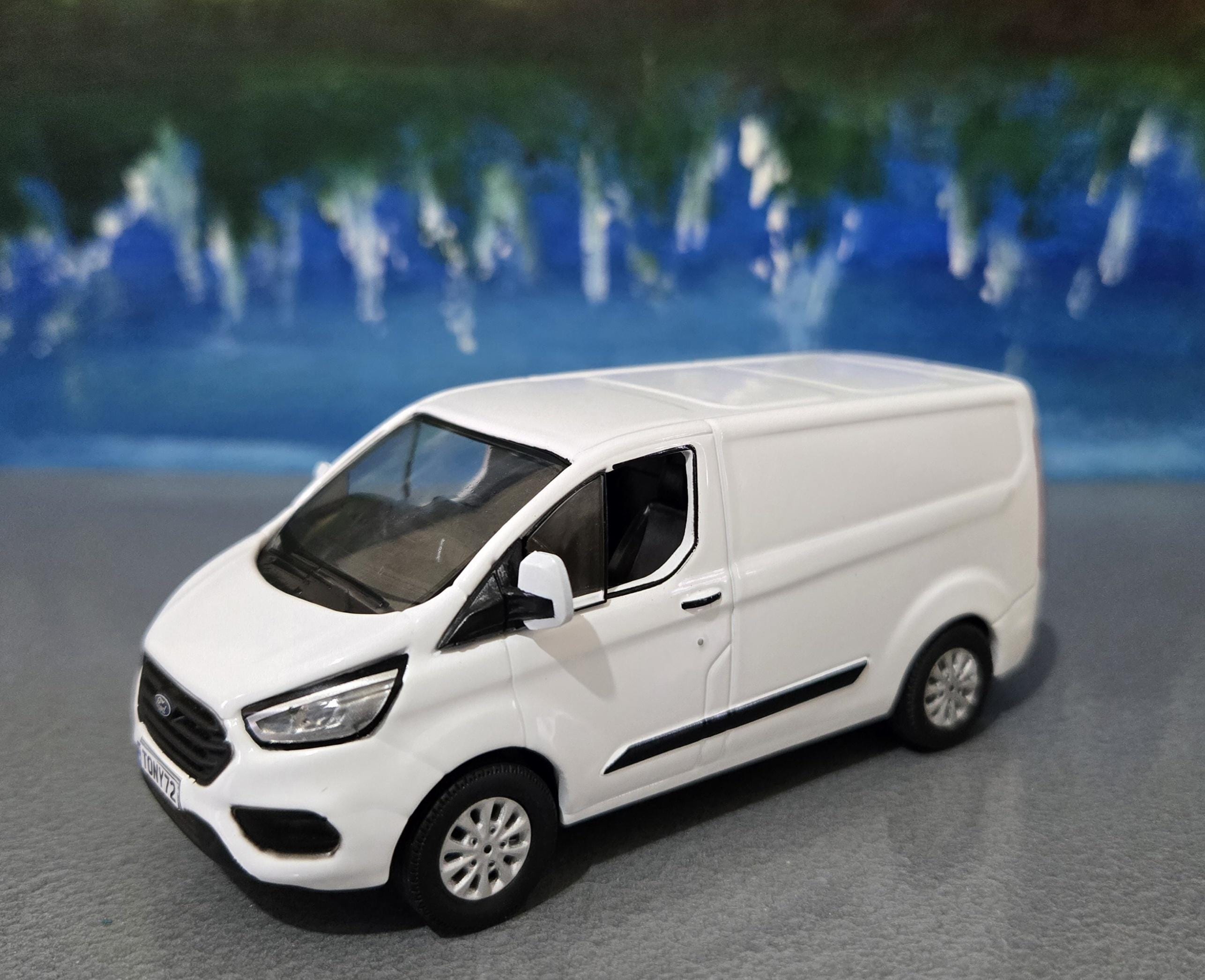 2018 Ford Transit Van 1:43 Frozen White Greenlight V362 MCA ...