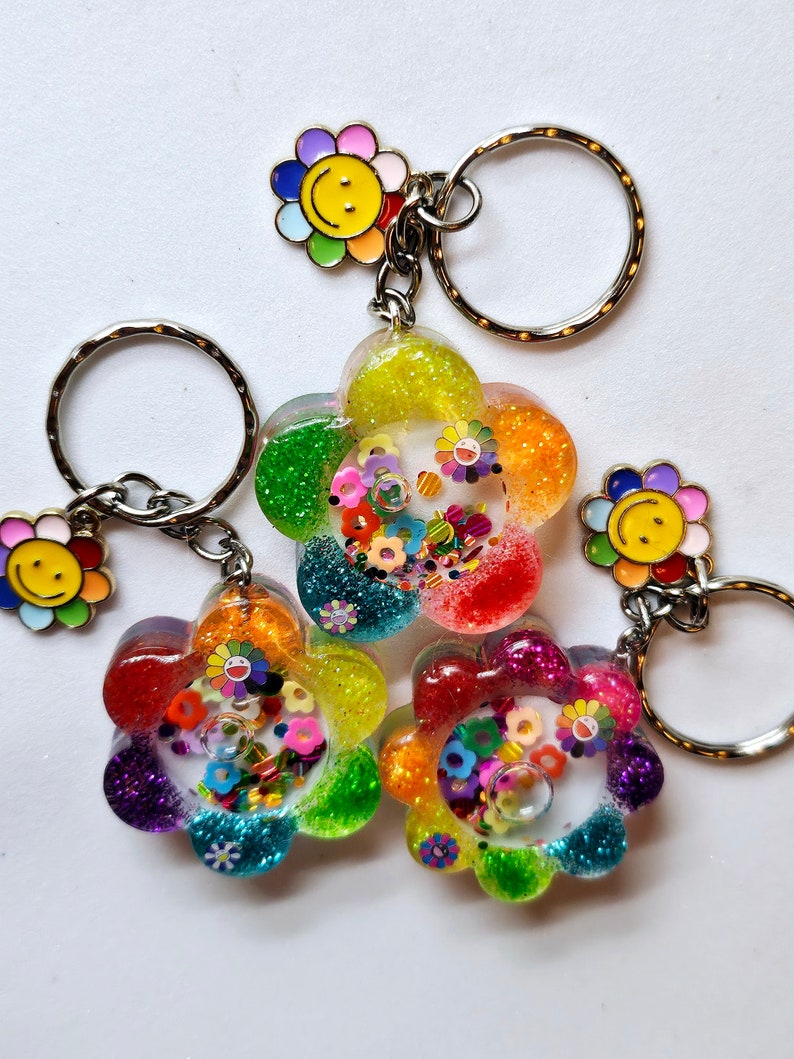 Smiley Flower Liquid Shaker Keychain, Cute Glitter Resin Keyring, Bag ...