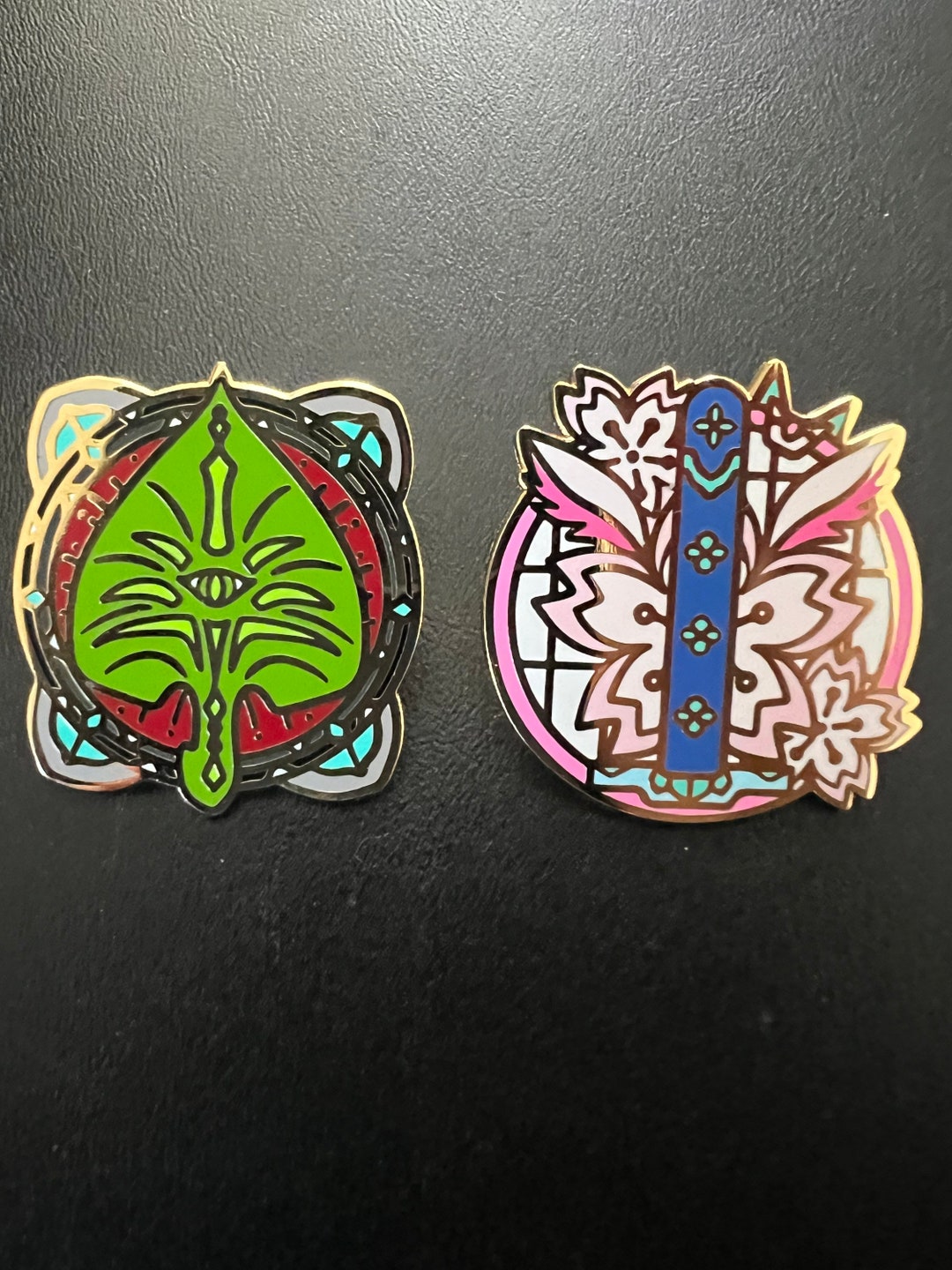 INSTOCK Honkai Impact 3rd Flamechasers Su & Sakura Signets Enamel Pins ...