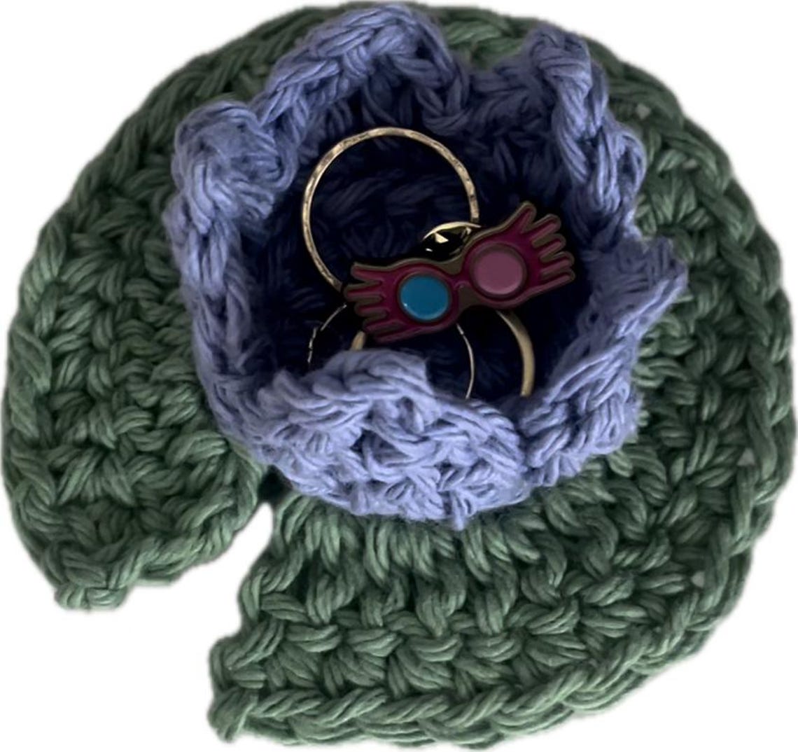 Crochet Lily Pad Ring Dish Pattern | Beginner Friendly Flower Jewelry ...