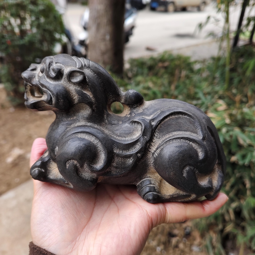 Feng Shui Pi Xiu for Wealth Good Luck Sculpture, Mythical Beasts ...