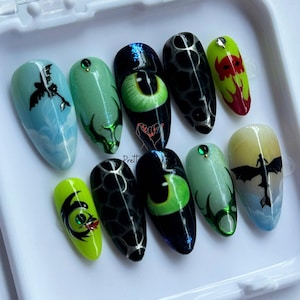 Handmade Dragon Nail Art Press on Nails, Toothless Inspired Fantasy ...