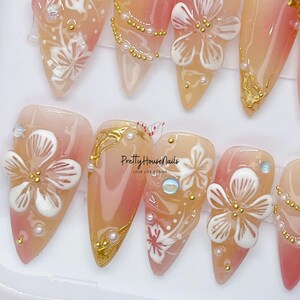 Crystal Flower Press on Nails, Chic White & Gold on Fake Nails, 3D Gel ...