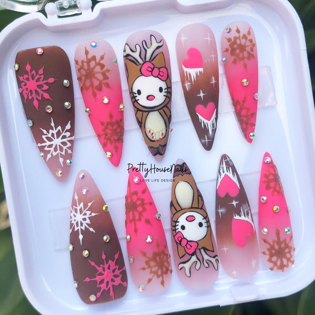 Christmas Fake Nails With Cute Reindeer, Snowflake Accents, Warm ...