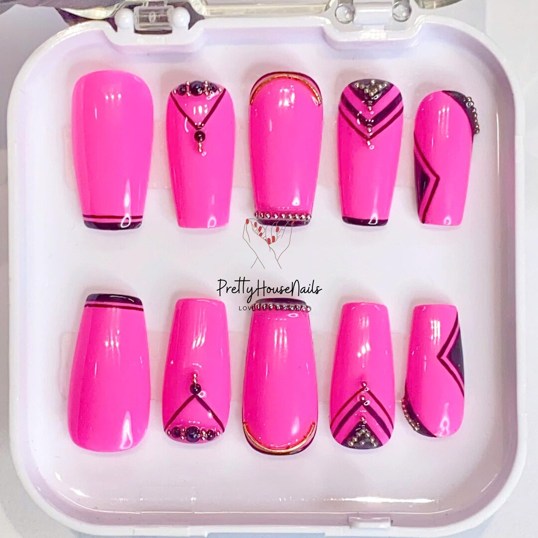 Laurel Wreath Press on Nails, Black Pink Floral Glue on Nails, Short ...