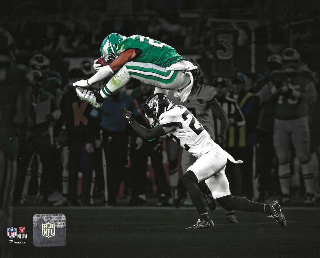 Philadelphia Eagles Saquon Barkley the Reverse Hurdle 8x10 Photo ...