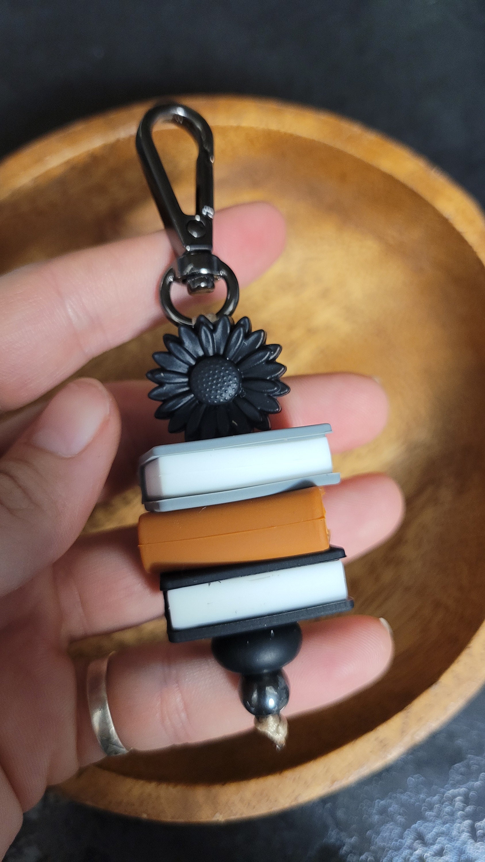 Sunflower and Books Keychain Book Keychain Flower Keychain Bookish Gift ...