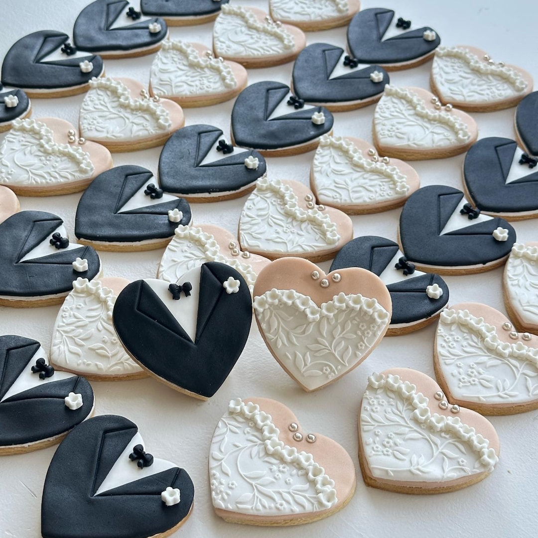 Hand-decorated Wedding Cookies: Bride & Groom Favors, Personalized - Etsy