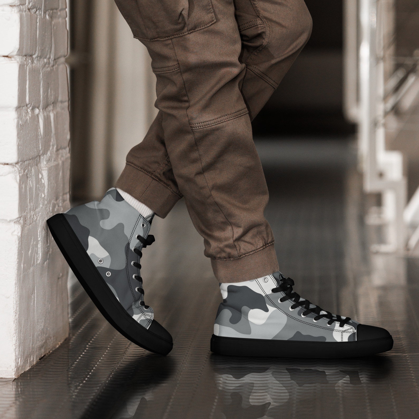 Arctic Stealth: Winter Camouflage Men's High Top Sneakers for Tactical ...