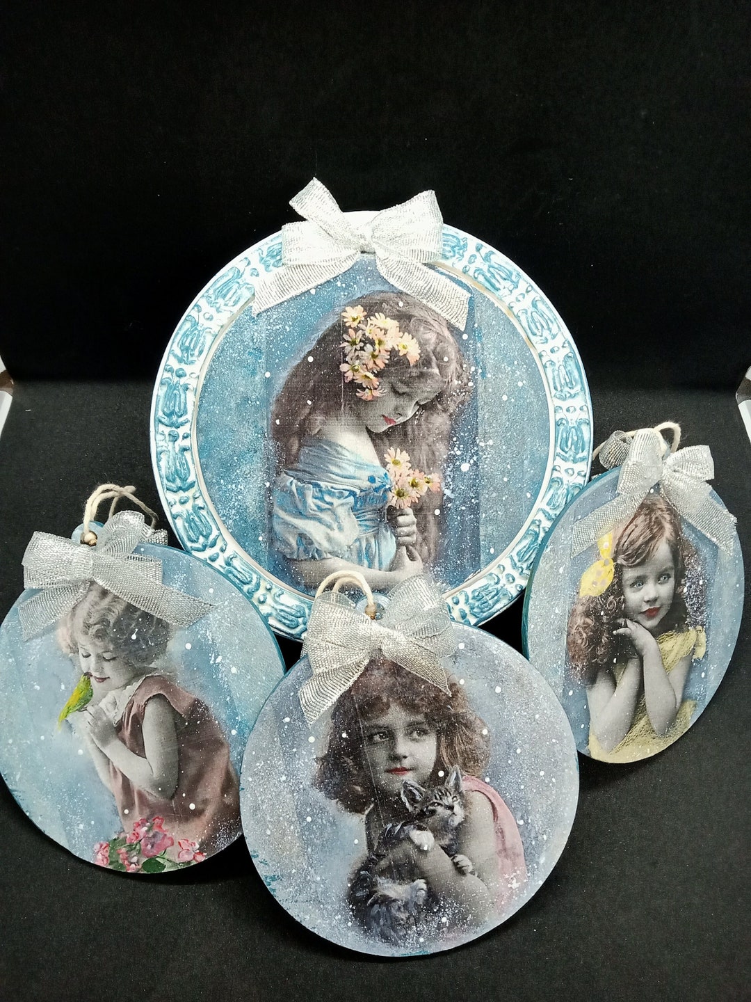 Set of Wooden Box and 3 Wooden Baubles, Round Box, Christmas Tree ...