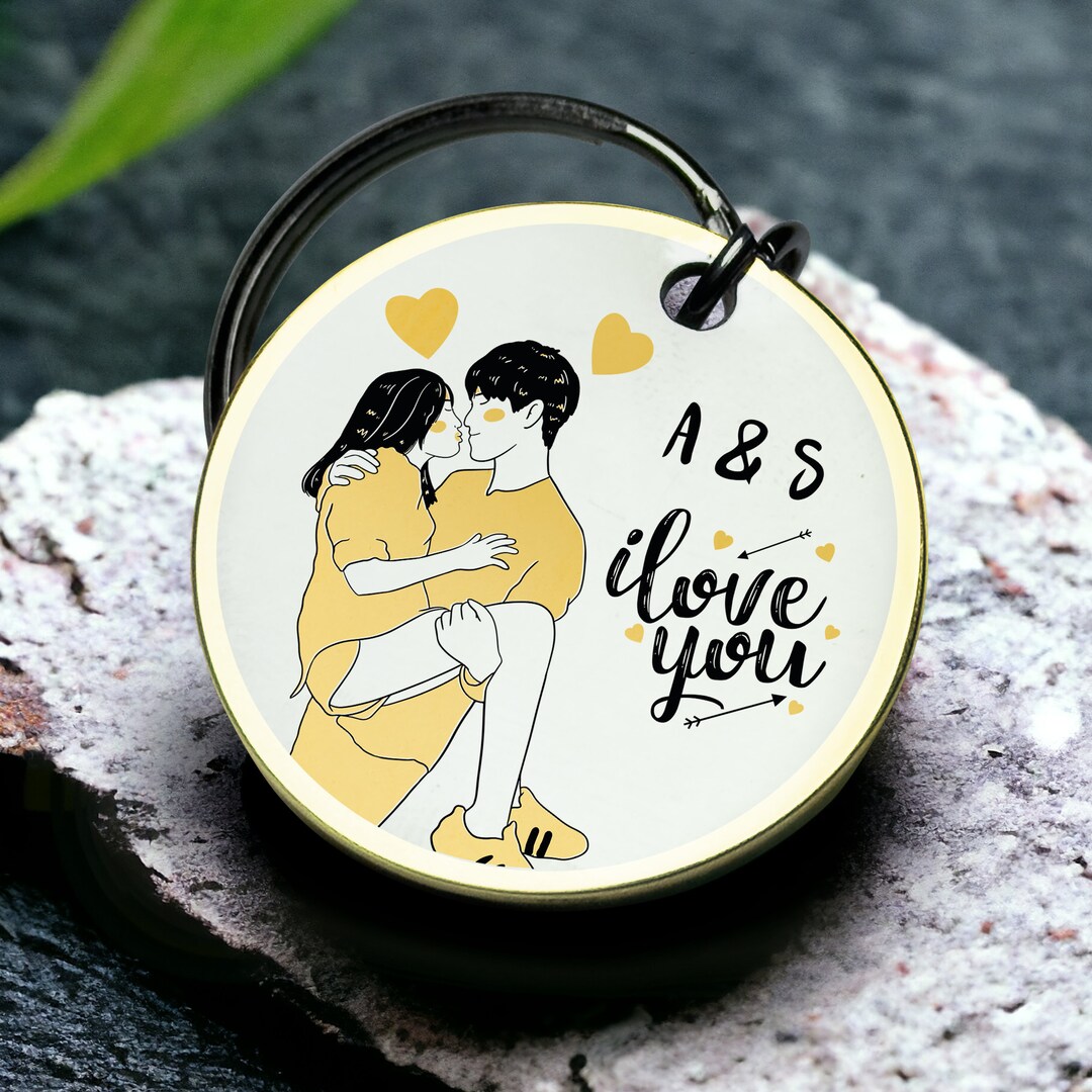 Personalized Couple Keychain Romantic Embrace Scene Unique Love Gift ...