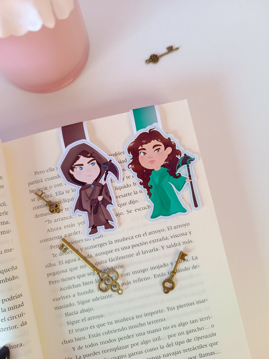 Rowan and Citra Magnetic Bookmarks Siega - Etsy UK