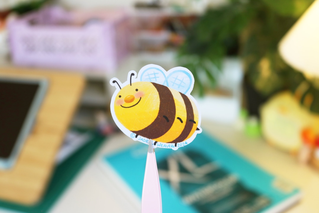 Happy Bumble Bee Sticker | Cute Smiling Bee Decal | Honey Bee ...