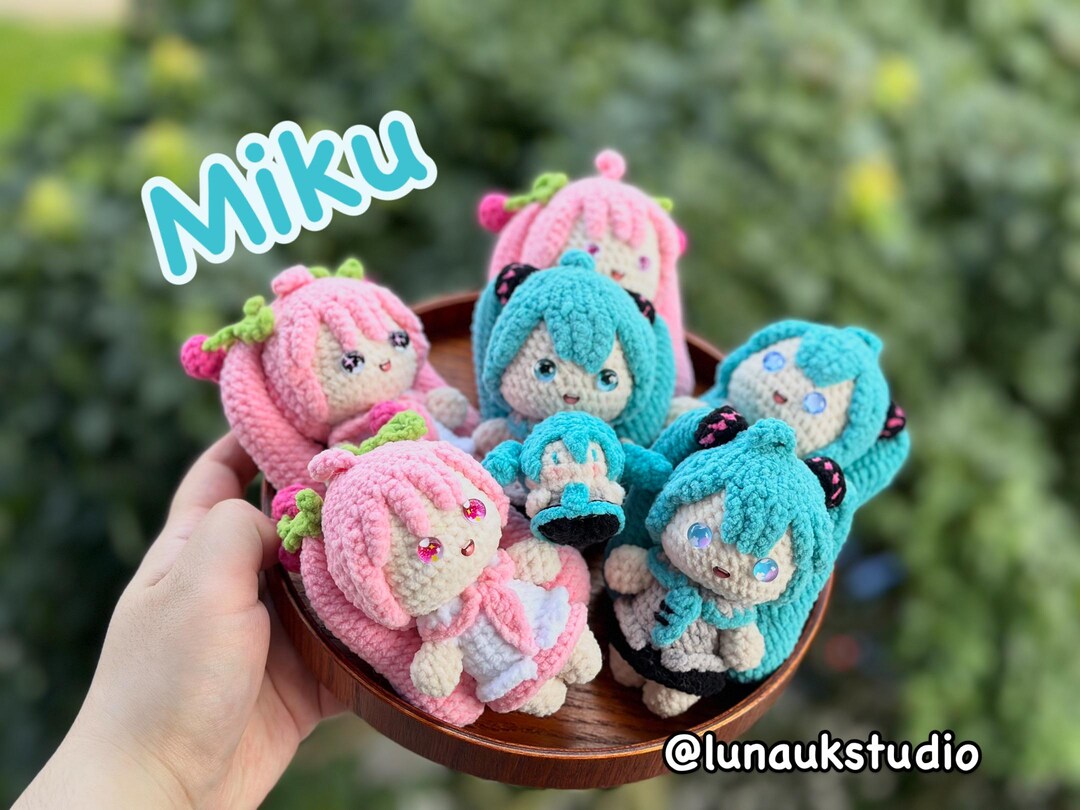 Handmade Crochet Chibi Anime Hatsune Miku Sakura Miku Plushies Keychain ...
