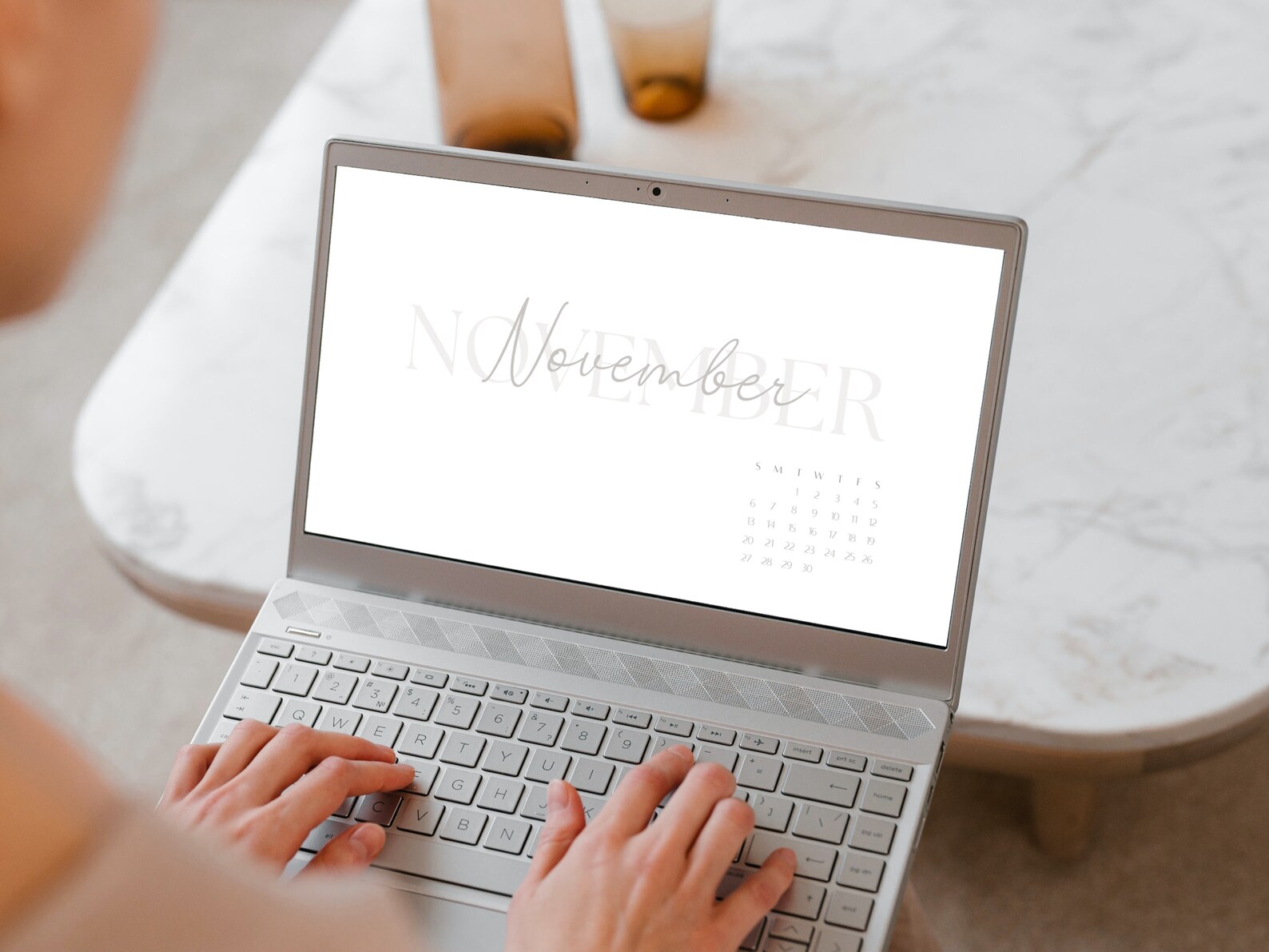 Minimalist Grey Desktop Organizer Wallpapers With Calendar (august 2024 ...