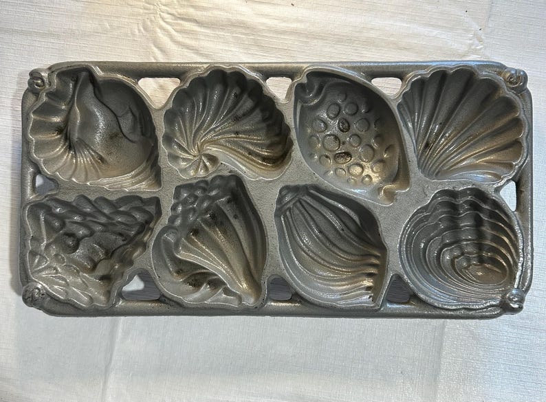 Vintage 1989 John Wright Cast Iron Sea Shells Pan Muffin Cornbread Mold ...