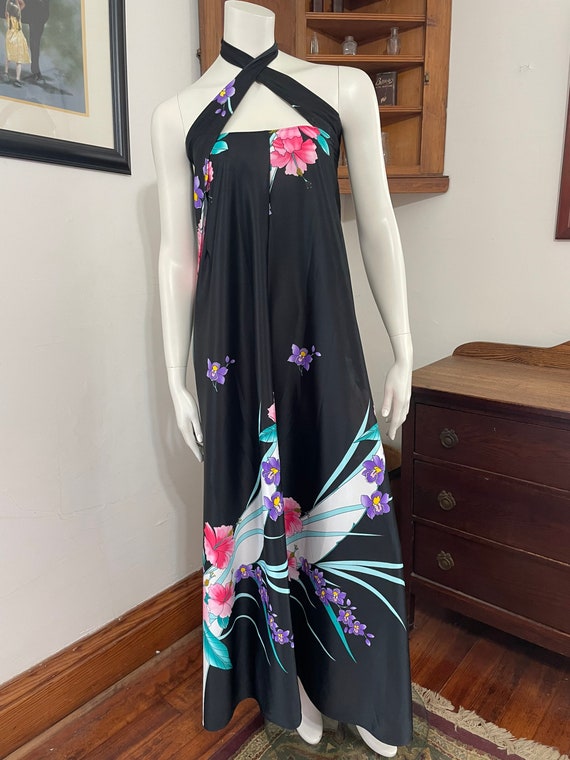 Royal Creations Black Floral Hawaiian Wrap dress/saro… - Gem