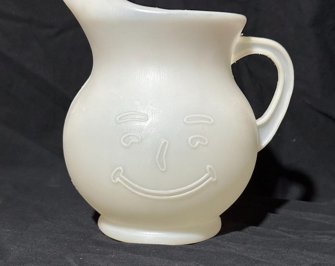 Vintage 1980’s Kool-aid 2 Quart Opaque Plastic Ice-lip Pitcher - Etsy