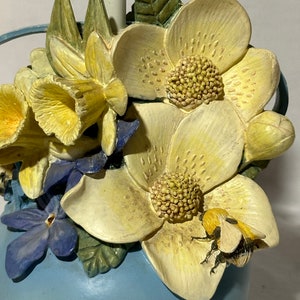 Marjolein Bastin Bumble Bees Flowers Daffodils Blue Tea Pot Table Lamp ...