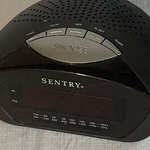 Vintage Sentry AM/FM Digital Radio Alarm Clock - Works Great! - Etsy