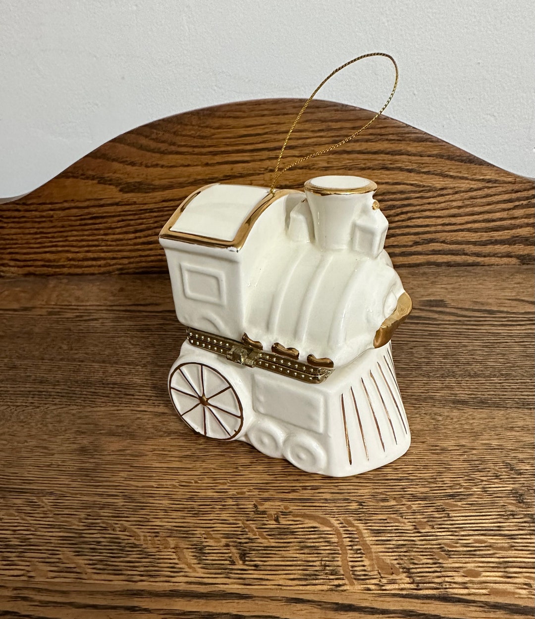 Mr Christmas Animated Porcelain Train Santa's Workshop Music Box we ...