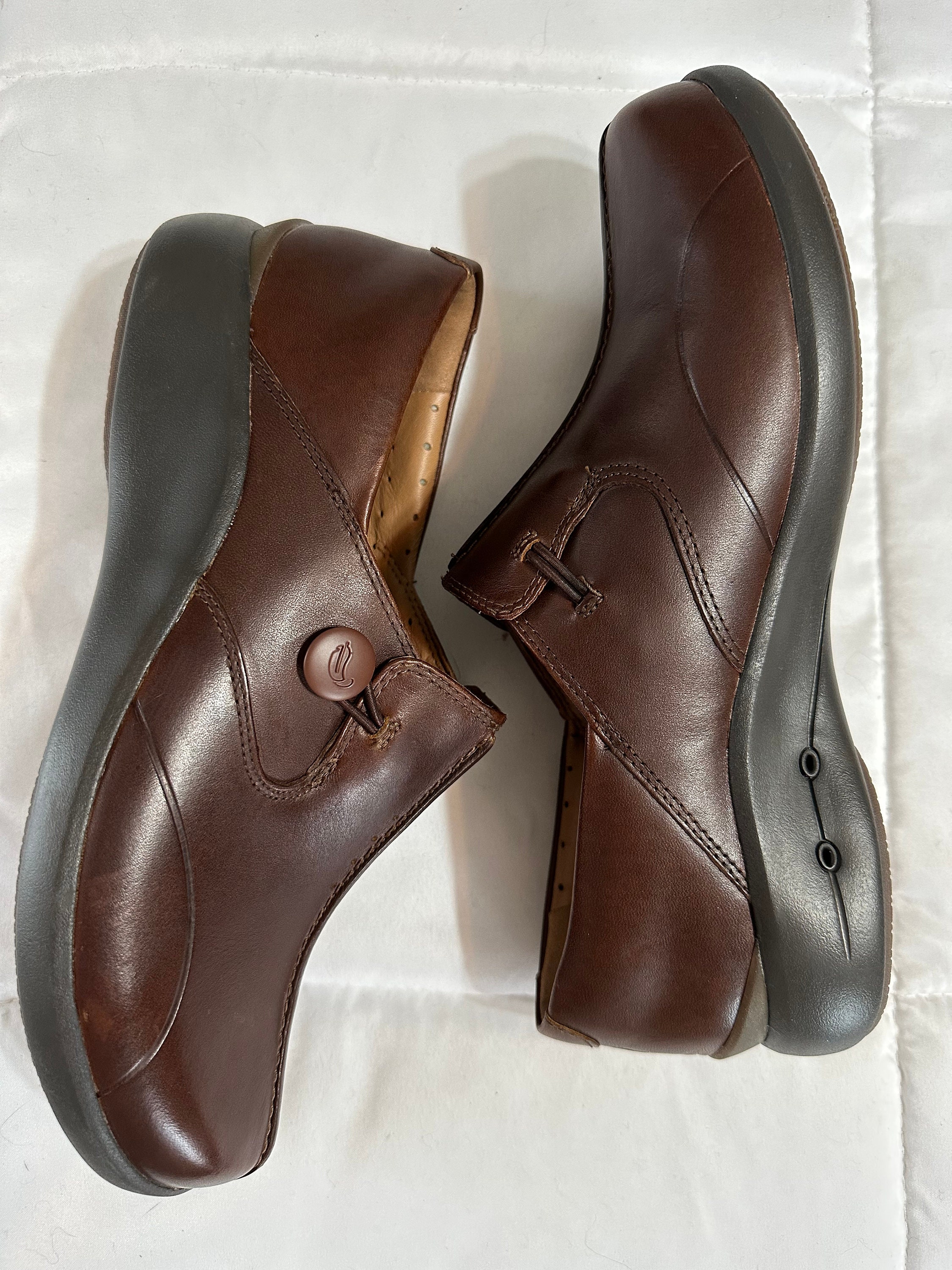 Clarks Unstructured Leather Slip on Shoes Un Loop 2 Walk Brown Womens ...