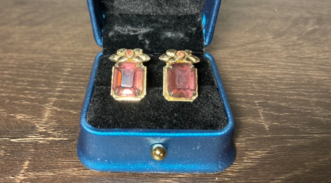 Vintage Art Deco Lovely Patina Screw Back Earrings Light Purple or ...