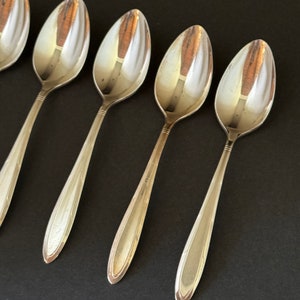 Set of 5 Spoons Oneida Nobility Silver Plate Flatware Silverware ...
