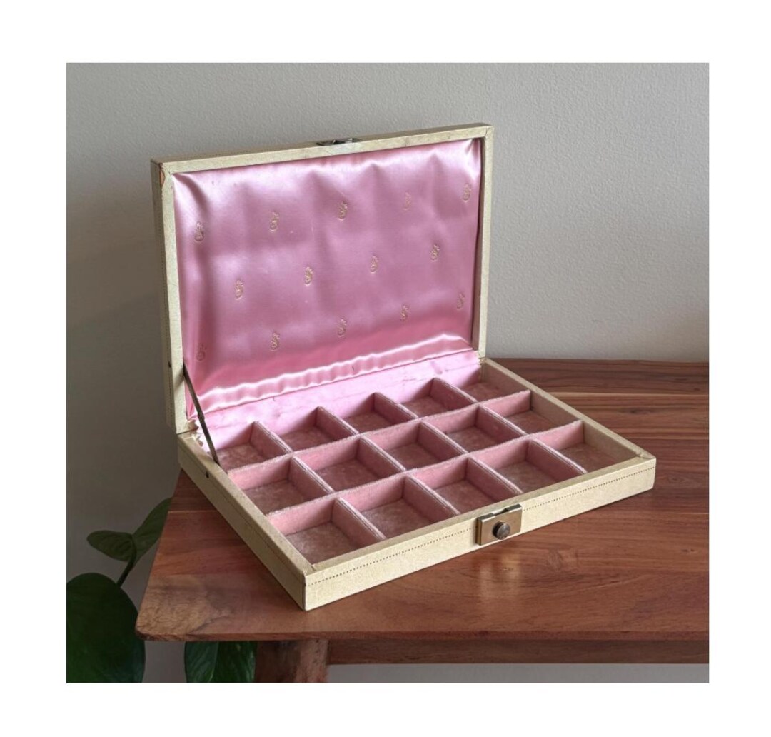 Vintage Cream Jewelry Box Pink Velvet Lining and Gold Accents Jewelry ...