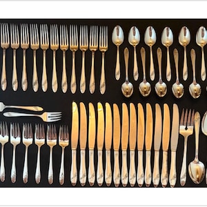 Queen Bess II Tudor Plate Oneida Community 64 Piece Wooden Queen Bess II Tudor Plate Oneida Community 64 Piece Wooden