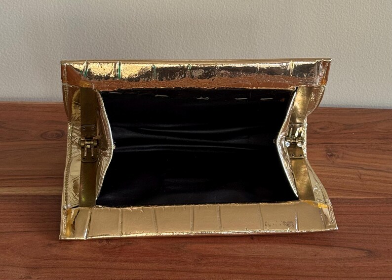 Vintage Style Metallic Gold Purse Handbag Clutch Special Occasion ...