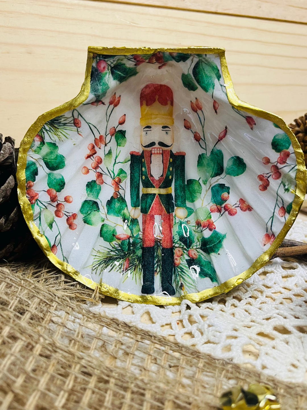 Decorative Scallop Shell - Nutcracker Soldier - Christmas Spirit - Etsy