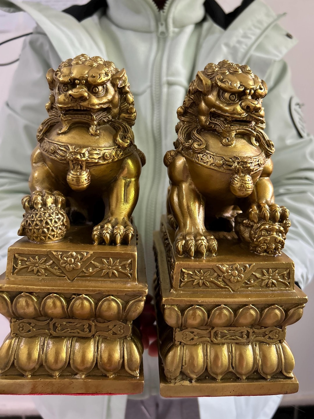 Asiatisk koppar ond Fu Foo Dog lejonstaty par signerad, kinesisk brons ...