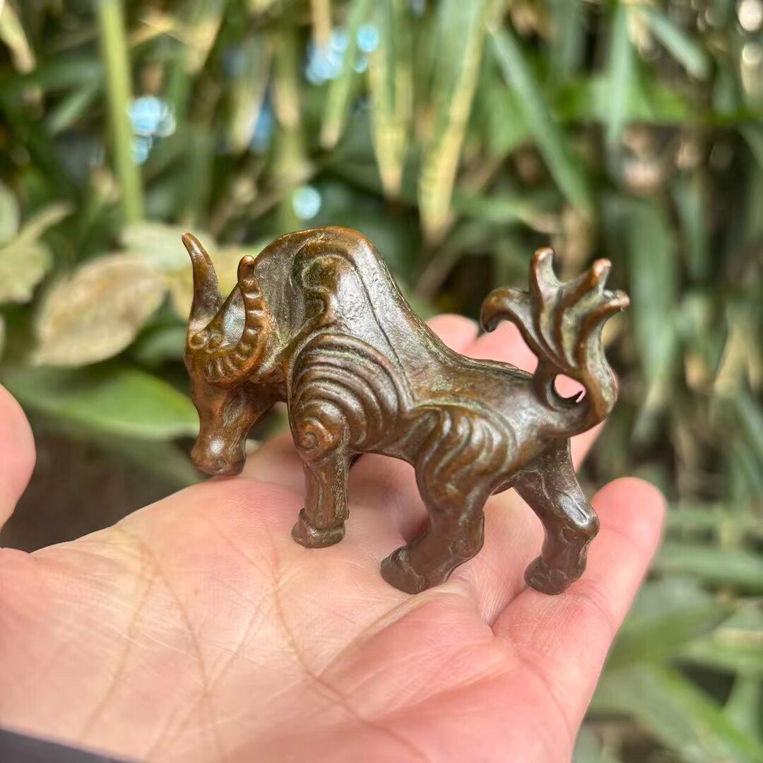 Vintage Copper Pattern Bowing Bull Figurine Desk Decor Feng Shui ...