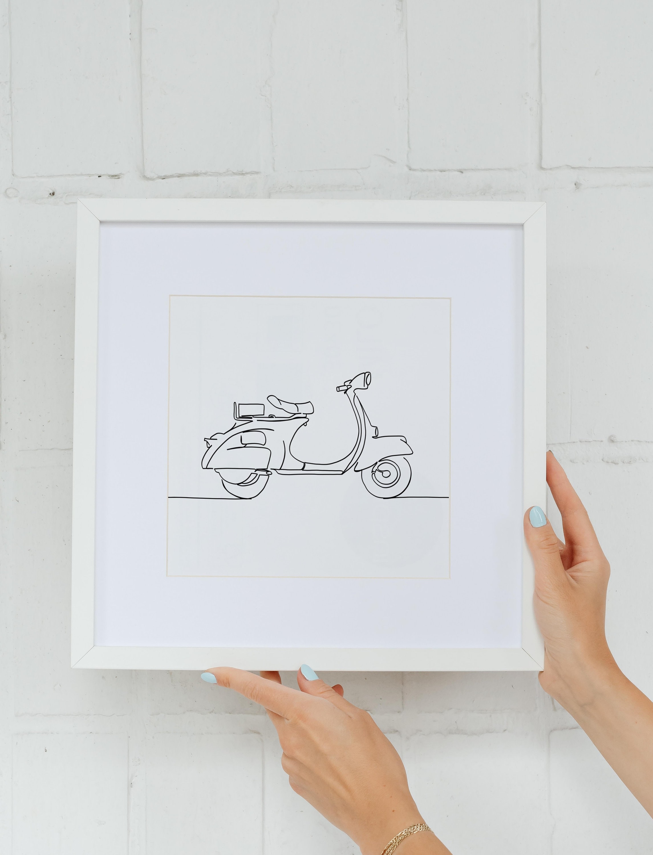 Minimalist Vintage Vespa Scooter Line Art. Line Art Illustration for ...